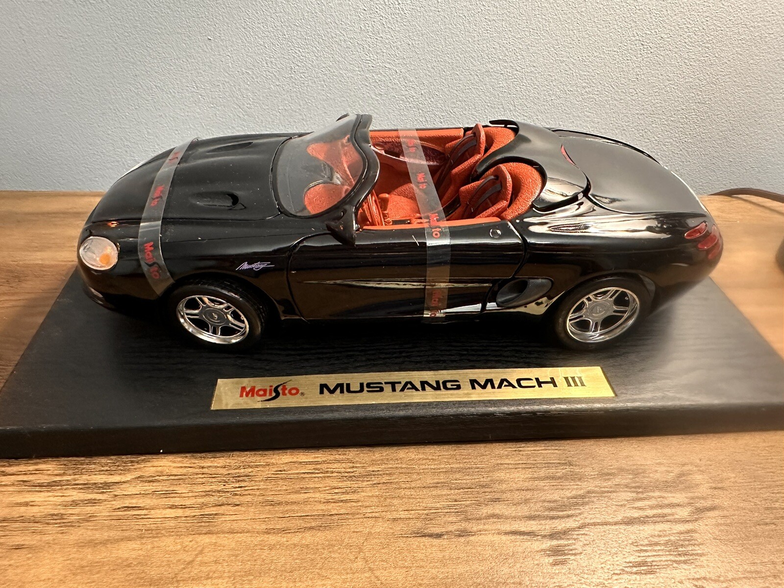 MAISTO 1:18 SCALE• BLACK FORD MUSTANG •MACH III • DIE CAST CONVERTIBLE ...