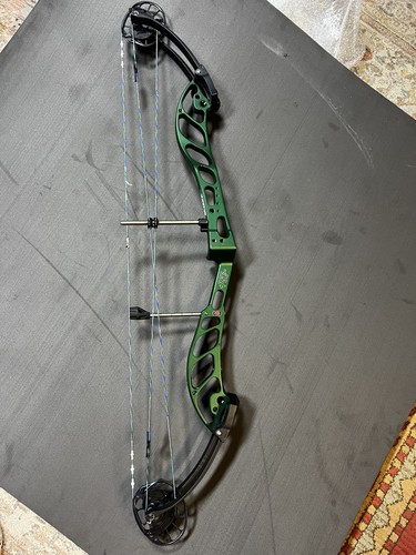 PSE Supra RTX 40 - EM Cam (24-30”) 50-60lb Limbs- Custom Paint, Great ...