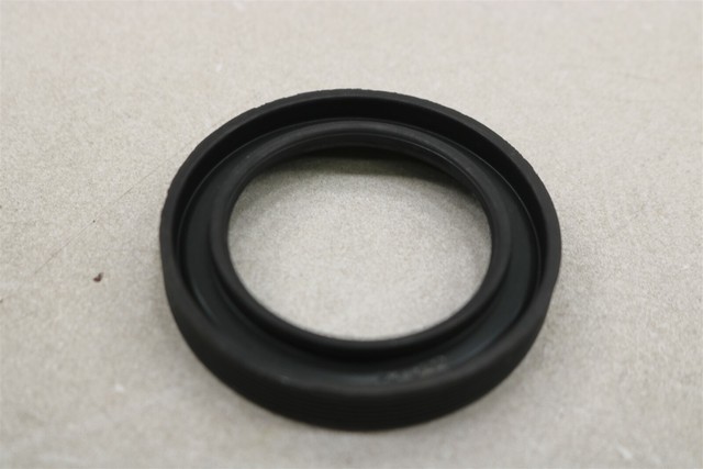GM Transfer Case Input Shaft Seal - 19299084 for sale online | eBay