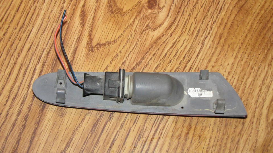 2000-2004 Jaguar S-Type Rear Side Marker Light RH OEM Passenger 00-04 ...