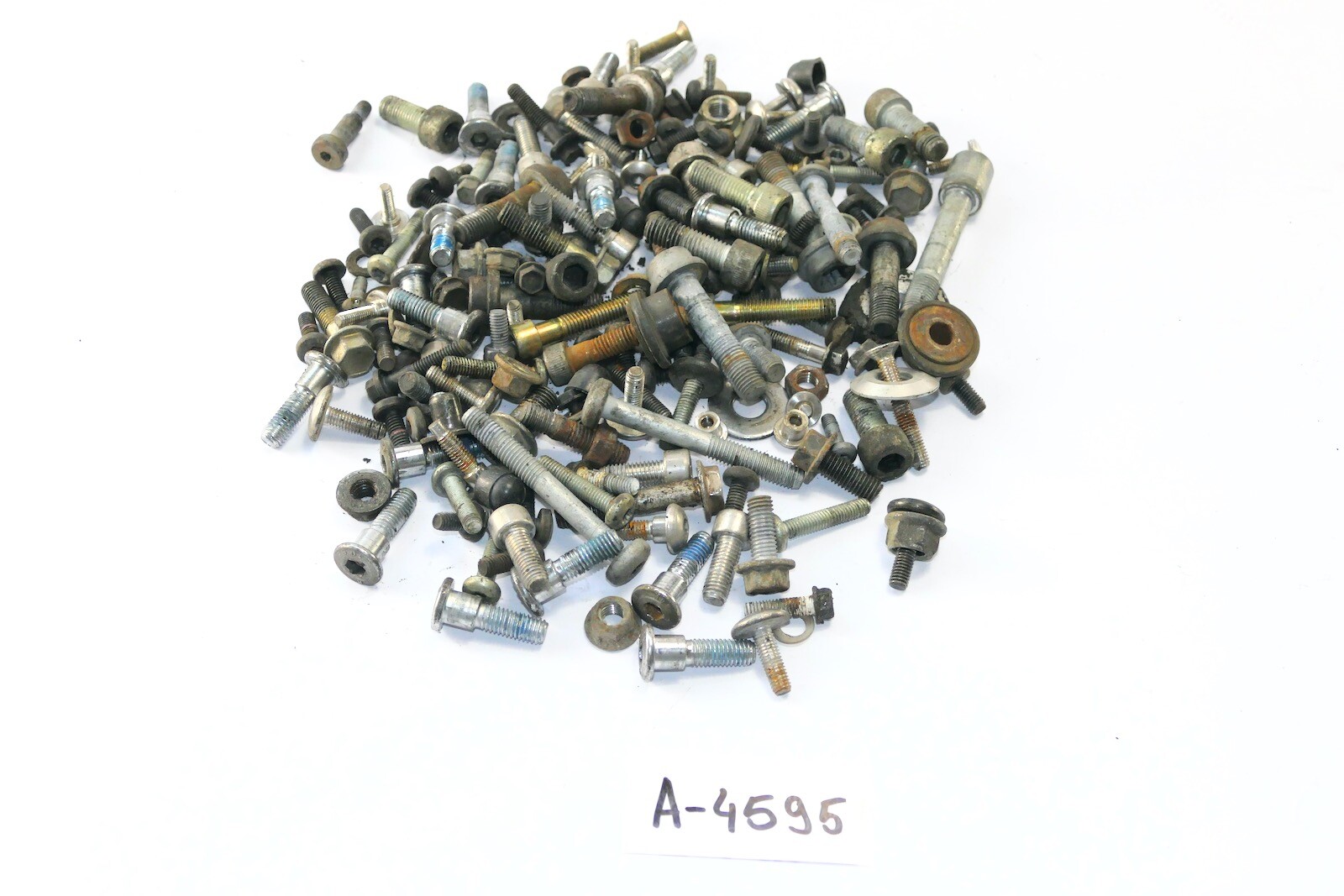 Triumph Sprint RS 955i T695 Bj 1998 - Schrauben Rahmen A4595 | eBay.de