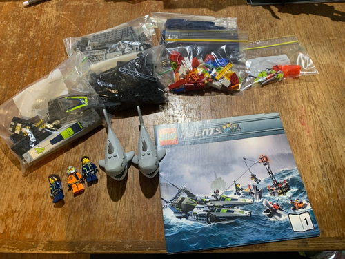 LEGO Agents Set 8633 Speedboat Rescue Set 100% Complete RARE Sharks | eBay