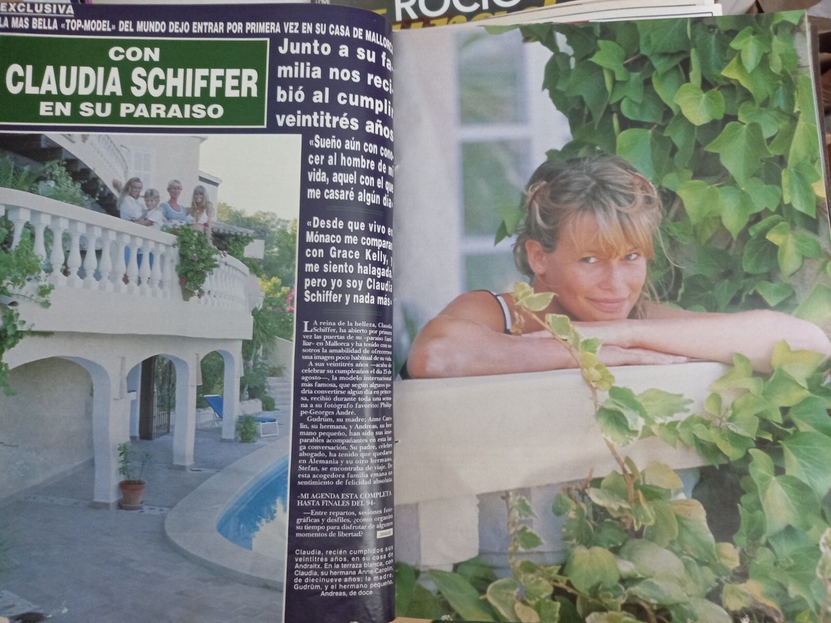 Hermanos Ann Carolin Schiffer Bringing The Holiday Fun — The Hippo