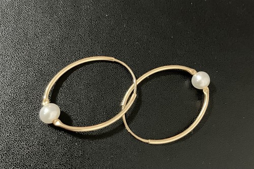 10K Gold Oval Hoop Earrings with White Round Pearl, Latch Back Closure ...
