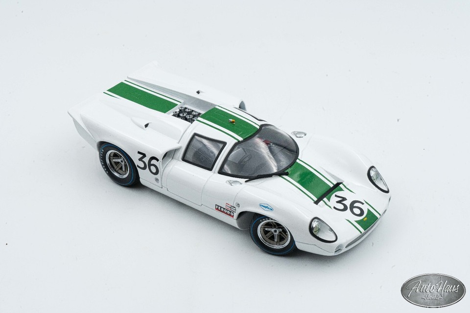 GMP 1/18 Lola Chevy T70c MKIII, 1968 Silverstone International Winner ...