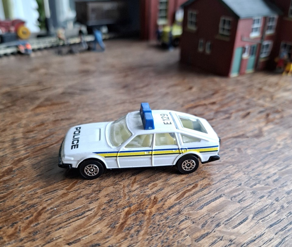 Corgi Juniors POLICE Rover 3500 diecast 1.64 car classic Vitesee white ...
