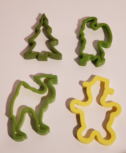 VINTAGE PLASTIC CHRISTMAS HOLIDAY COOKIE CUTTERS LOT/4 SANTA TREE CAMEL ...