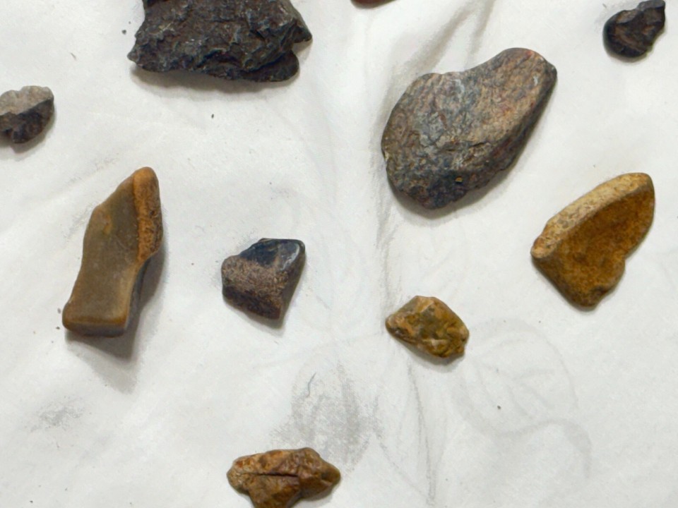 24pc Paleo Native American Authentic Arrowheads Tools Flakes Scrapers ...