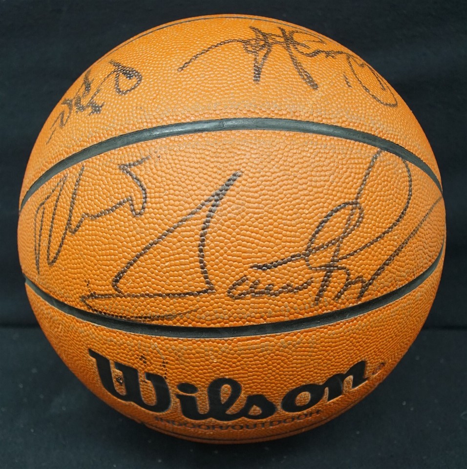1997-98 CHICAGO BULLS Multi-Signed WILSON Basketball PSA/DNA LOA 12 ...