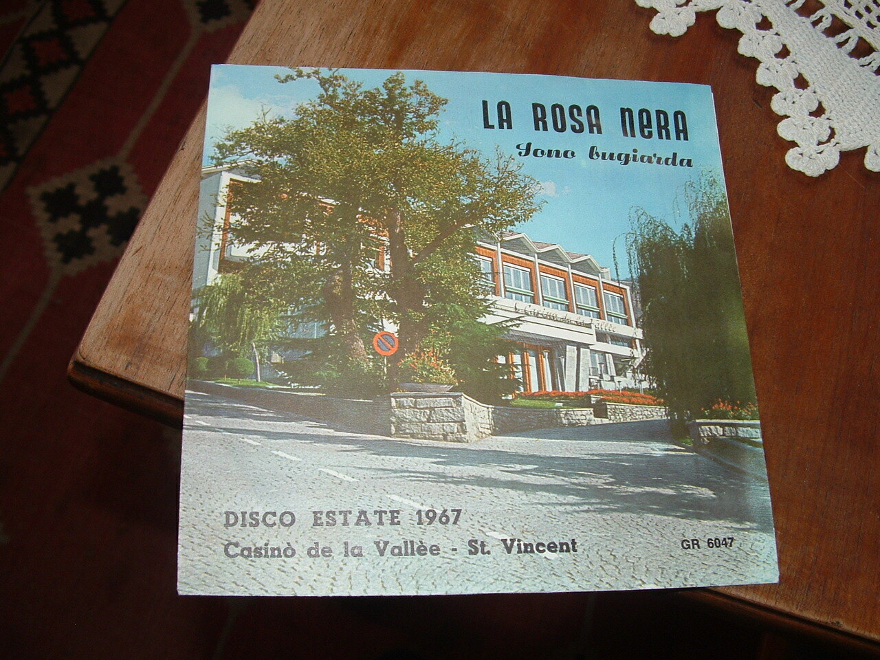 ANNA CARUCCI " LA ROSA NERA - SONO BUGIARDA " UN DISCO PER L'ESTATE'67 ...