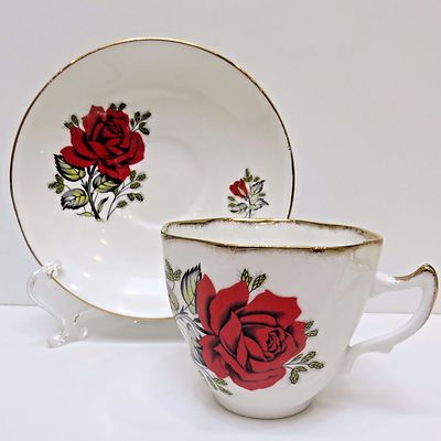 Cups & Saucers - 22Kt Gold - Vatican