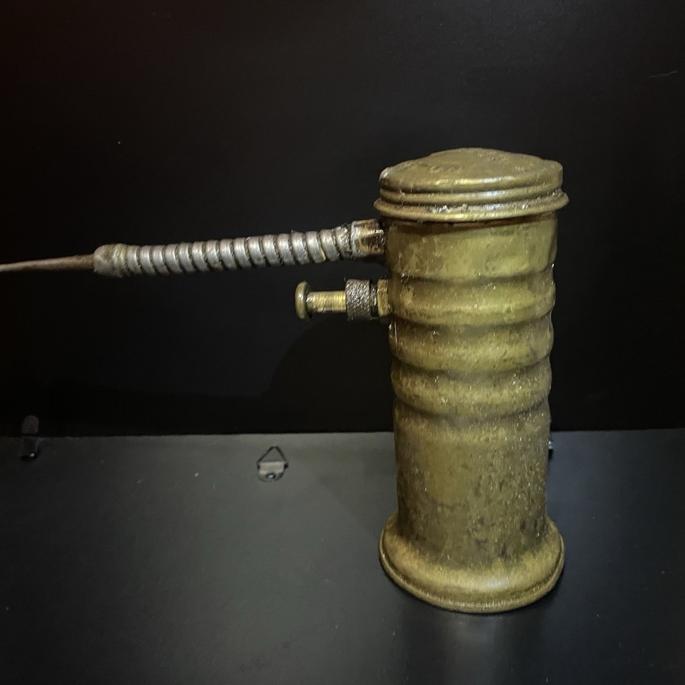 VINTAGE-EAGLE NO 66 FINGER PUMP OILER- BRASS-FLEXIBLE SPOUT-Made in USA ...