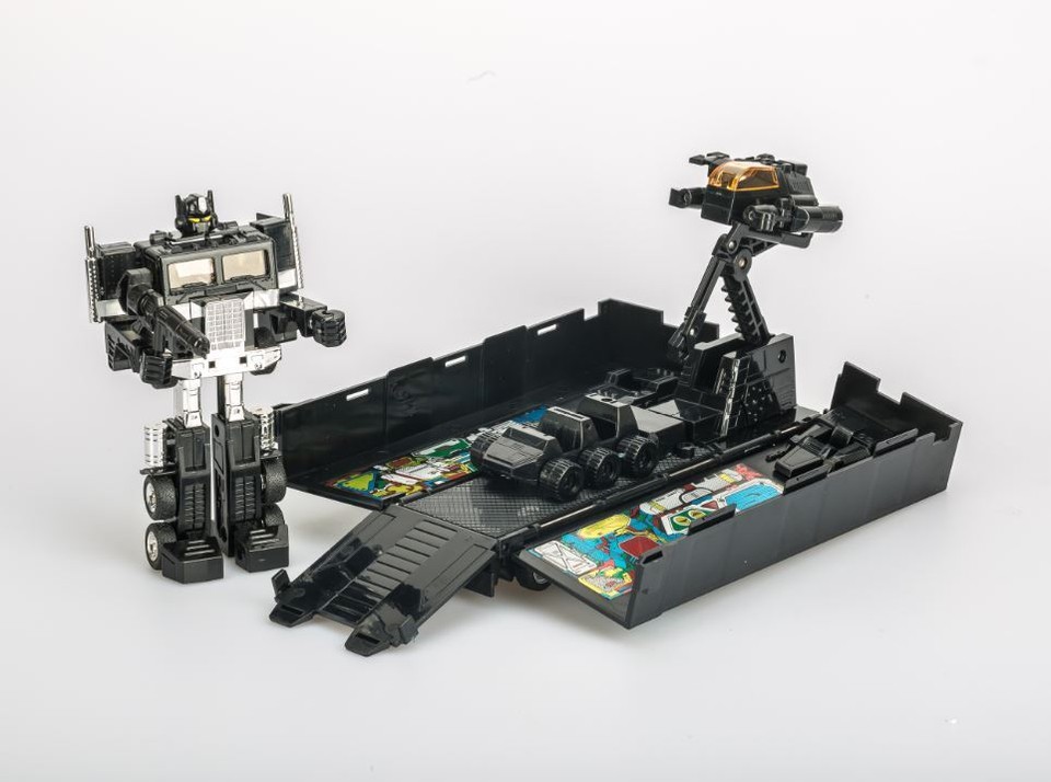 TRANSFORMERS G1 Reissue Optimus Prime boxed or without box Free ...