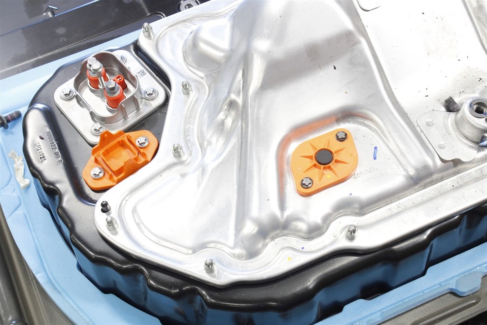 2024 Tesla Model Y Battery Module Pack Assembly 108812200F 3k Miles 20 ...