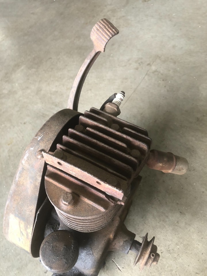 Vintage Briggs And Stratton Model Y Engine Vintage Motor Vintage Briggs ...