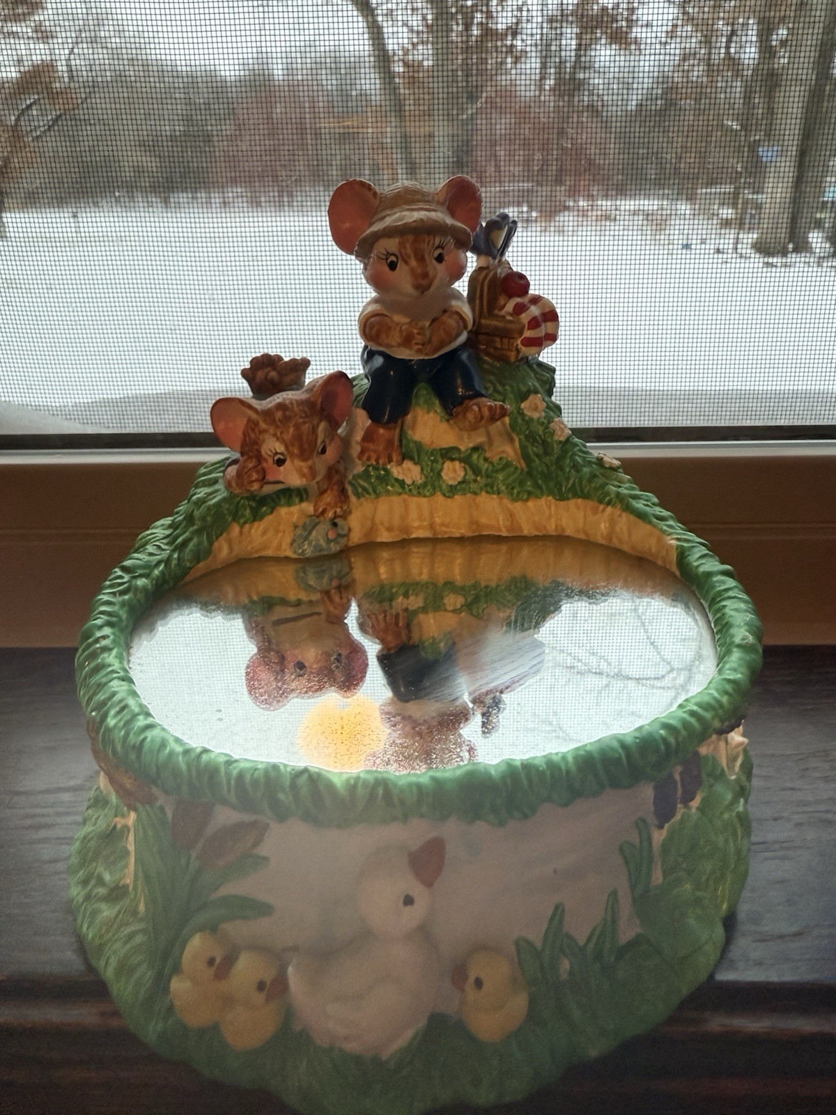 San Francisco Music Box Mouse Capers Magnetic Pond What A Beautiful ...