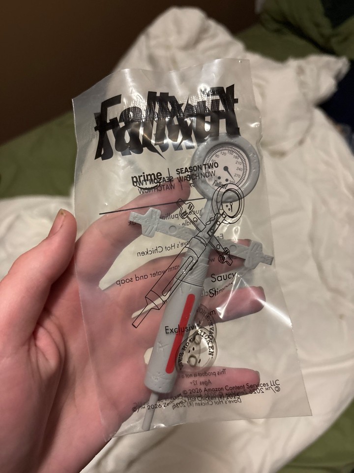 Fallout × Dave’s Hot Chicken – Stimpack Collectible (New, Sealed) | eBay