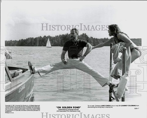 1981 Press Photo Jane Fonda & Dabney Coleman in "On Golden Pond" Movie ...