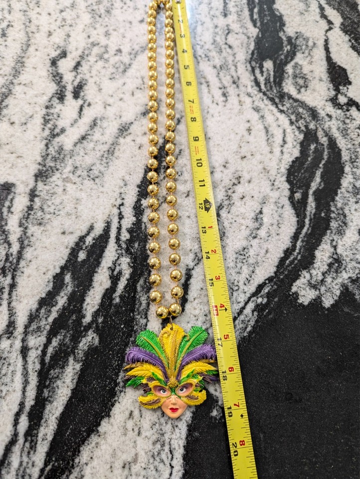 Mardi Gras Parade Feather Masquerade Mask Lady Bead Necklace Beads ...