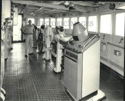 1981 Press Photo The SS Cristobal freighter ship bridge and Mr. Osborne ...