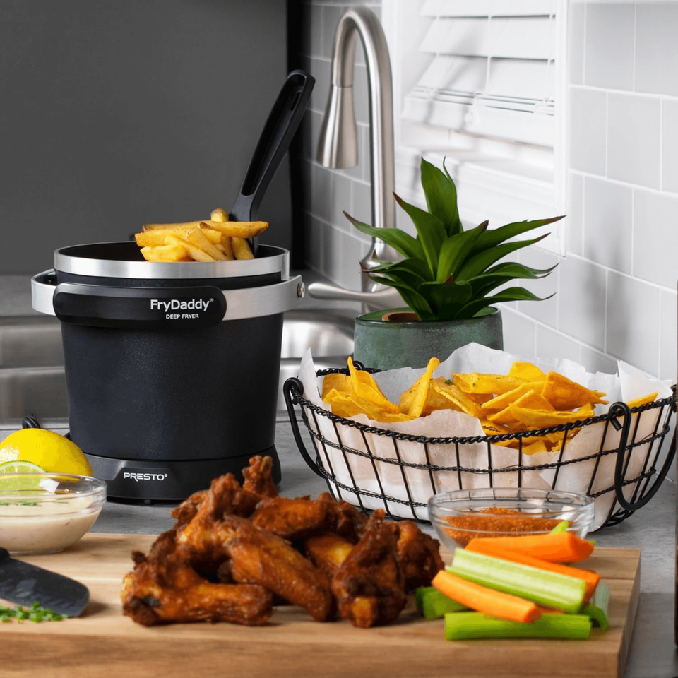 Presto Fry Daddy Electric Deep Fryer with Nonstick Surface for Easy ...