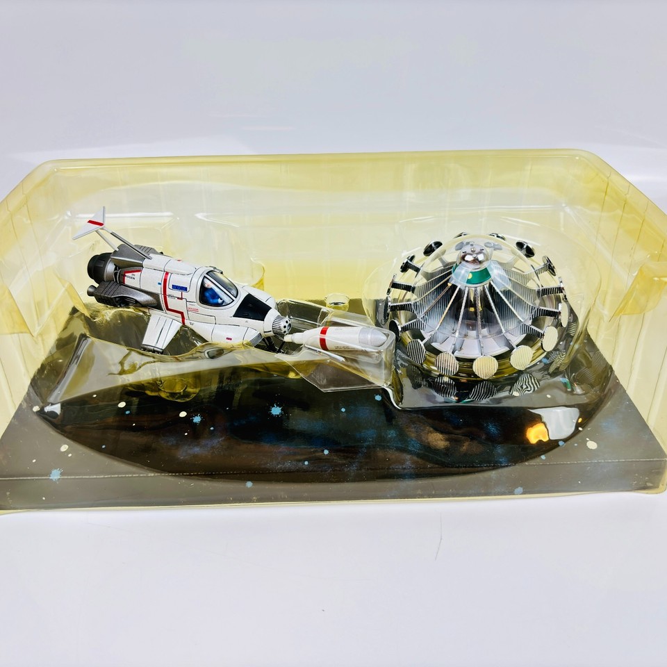 UFO INTERCEPTOR & UFO Diecast Model Gerry Anderson Aoshima Shinseiki ...