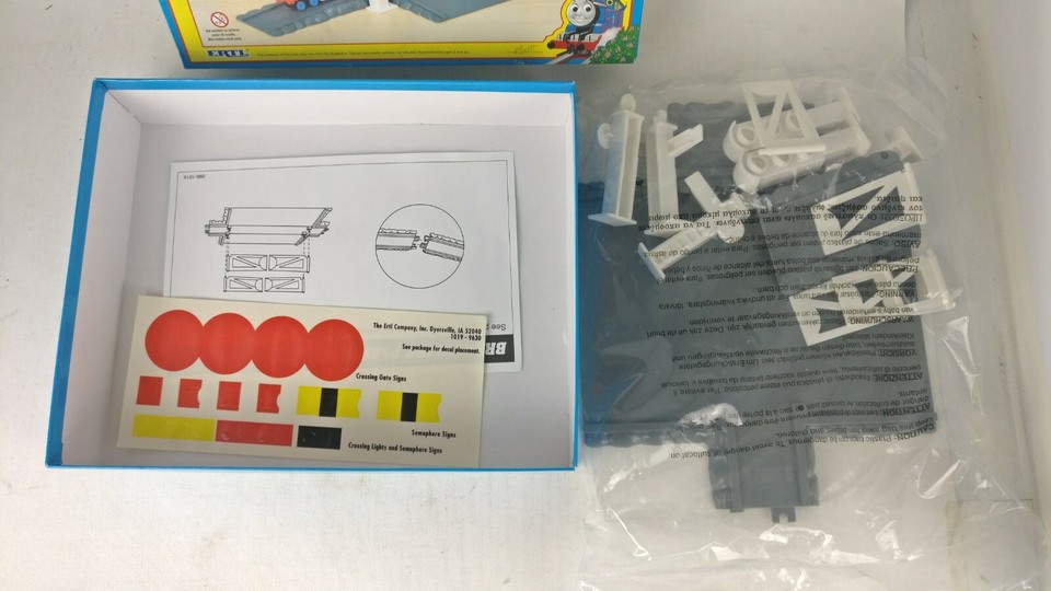 1999 Thomas The Tank Engine & Friends LEVEL CROSSING SET ERTL 1054 ...