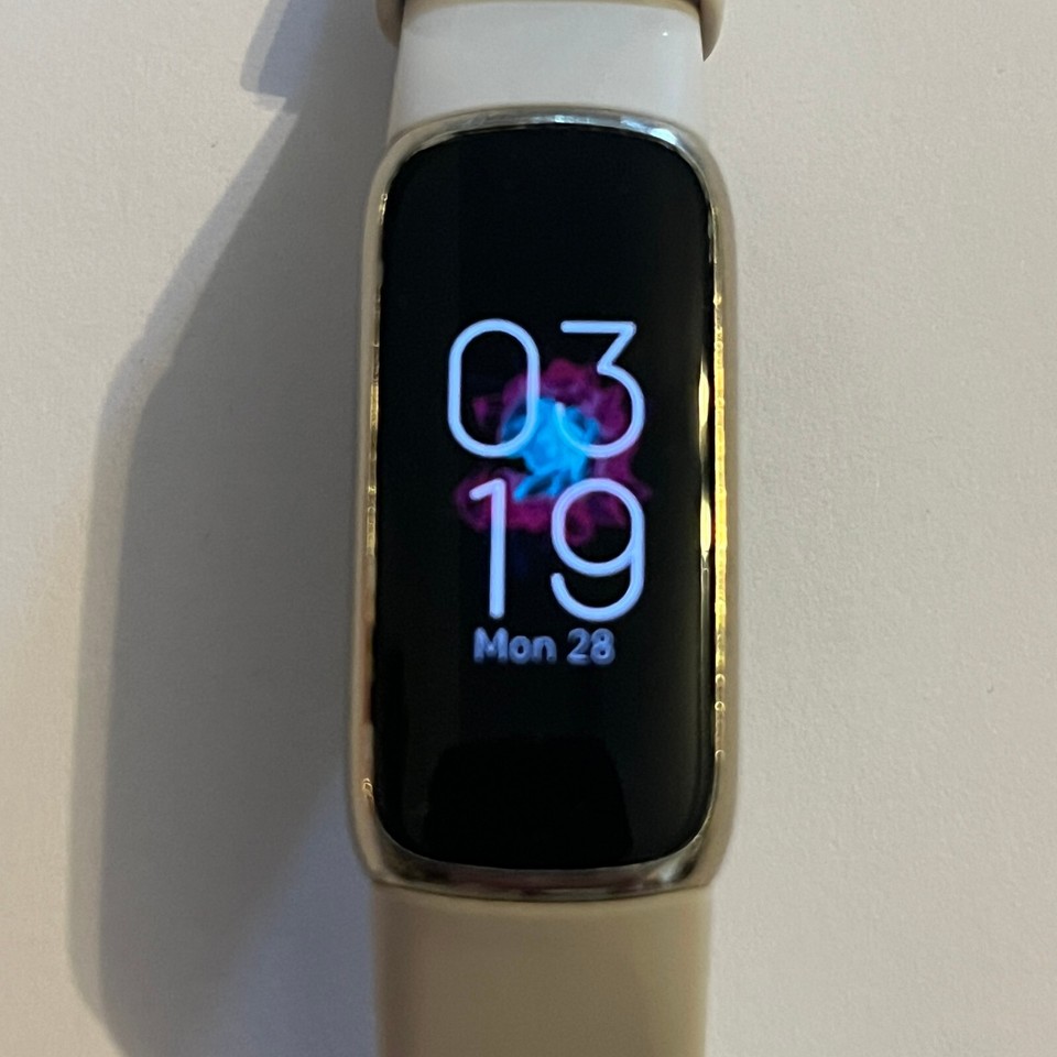 Fitbit Luxe - Fitness Activity Tracker FB422 w/ Heart Rate Monitor Soft ...