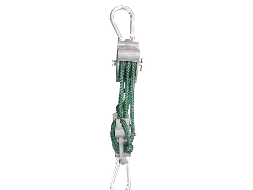 Manual Locking 5:2:1 Hoist with 40 ft.Solid Braid Rope.Weighs 1Lb. 3 oz ...