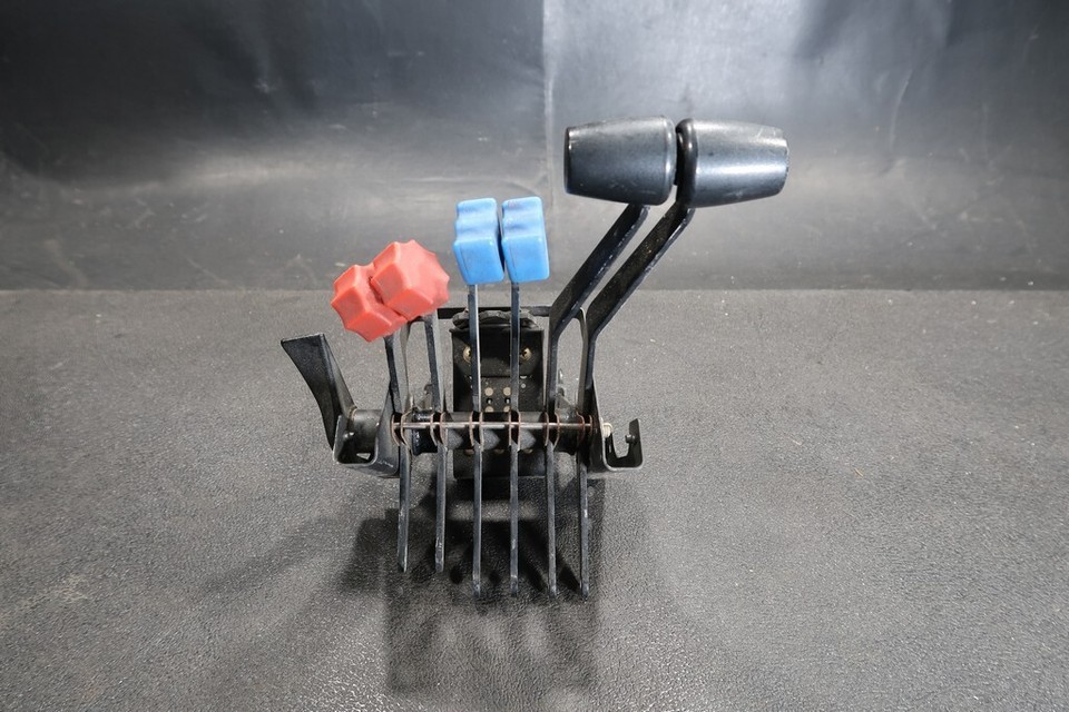 Piper Seneca V PA-34-220T Throttle Quadrant 96720-2 96895-00 95136-06 ...