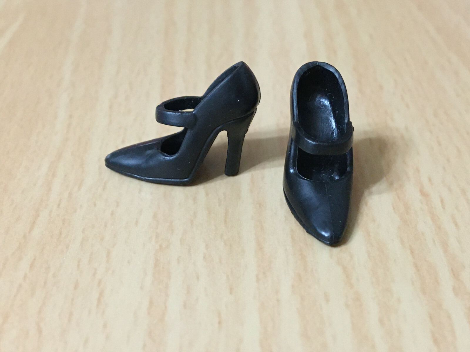 Barbie Doll Model Muse Fashion Fever High Heel Point Toe Strap Pump ...