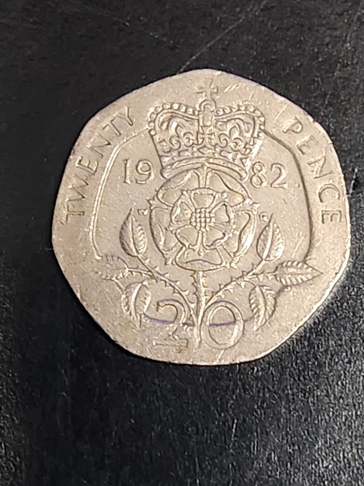 1982 England Queen Elizabeth II 20 Pence Coin Queen Elizabeth II ...
