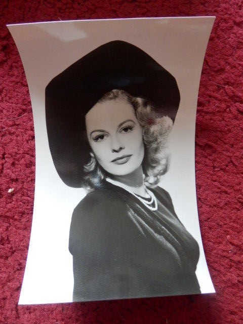 POSTCARD SIZED PHOTO - ACTRESS - SALLY GRAY | eBay UK