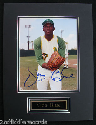 VIDA BLUE-OAKLAND ATHLETICS-Autographed Picture-Double Matted w/ Brass ...