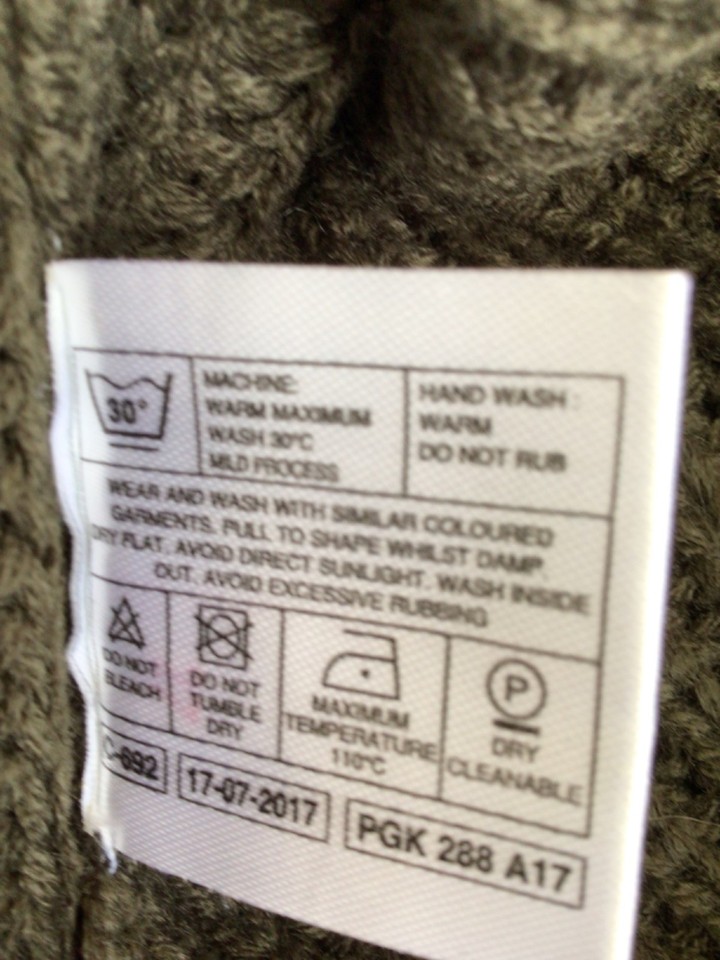 P.G. Field Men's V Neck Jumper Large | eBay UK