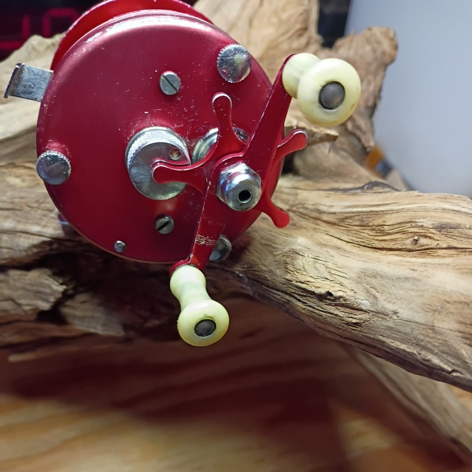 VINTAGE RH RED ABU GARCIA AMBASSADEUR 5000 BAITCASTER FISHING REEL | eBay