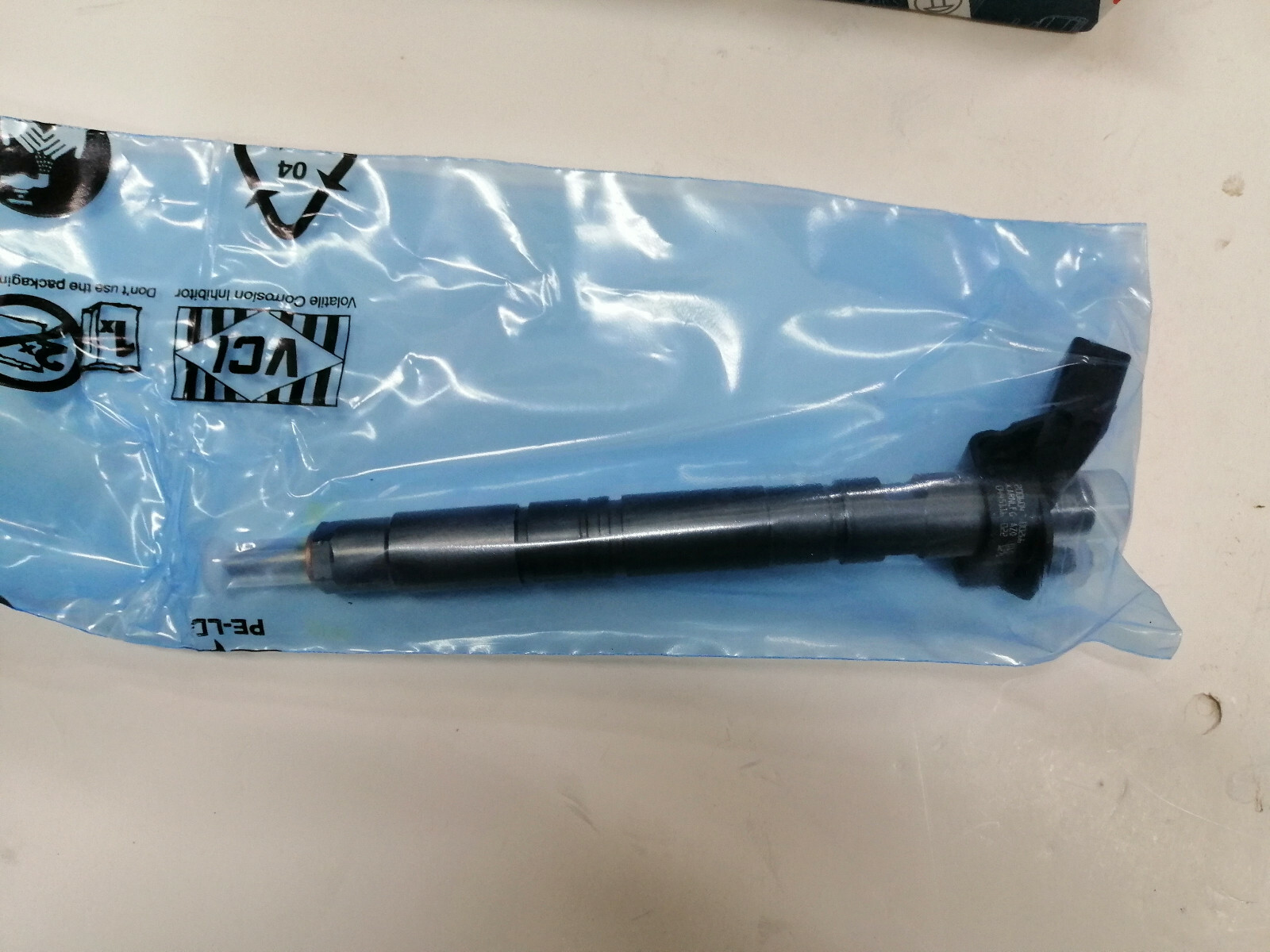 Genuine Bosch Fuel Injector 0445116022 for Audi A4 A5 A6 Q5 Q7 VW ...