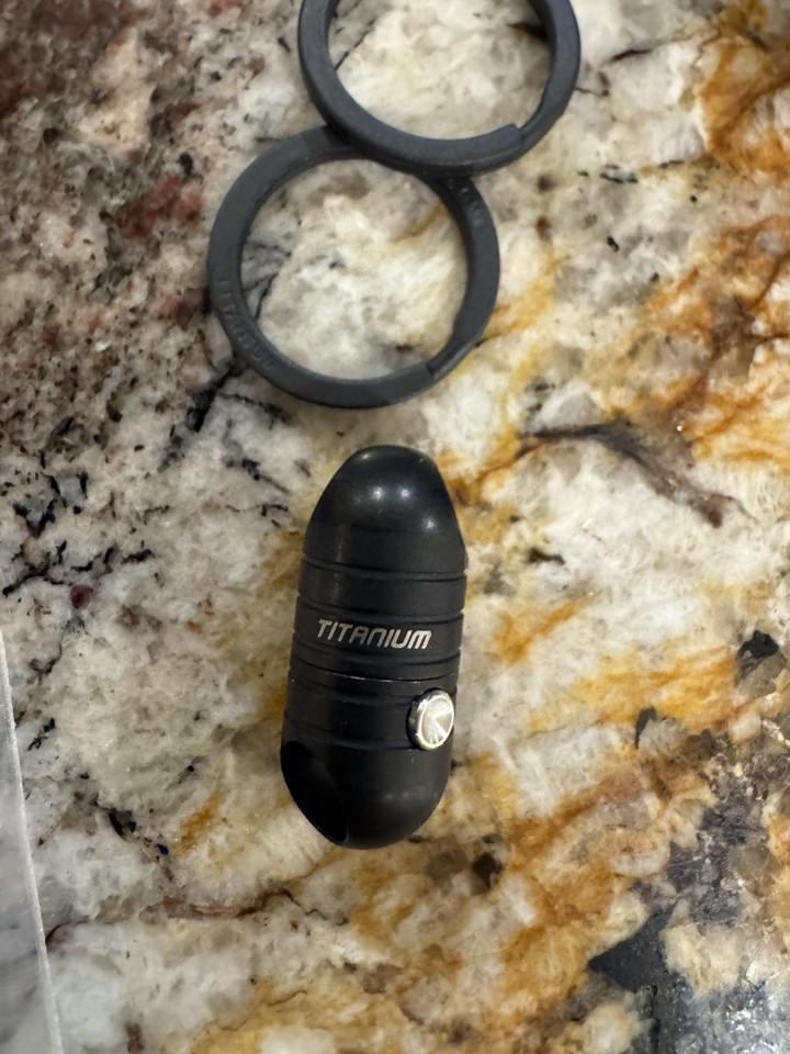 Magnetic Quick Release Keychain,Titanium Detachable Rotatable Key Chain ...