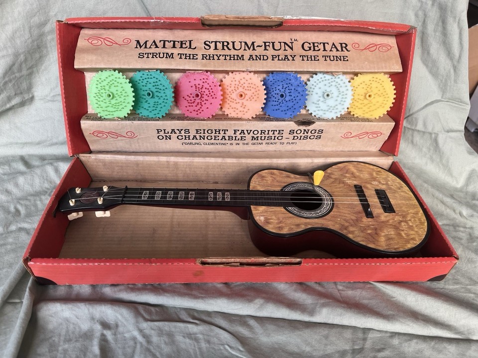 Vintage 1960s Marx "Strum Fun Getar" Toy Guitar w/ Discs & Original Box ...