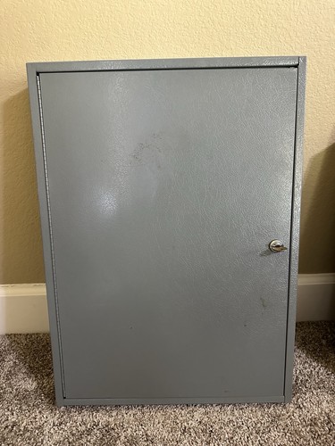 100-Key Cabinet Lock Security Storage Box Steel, Grey. Car Dealership ...