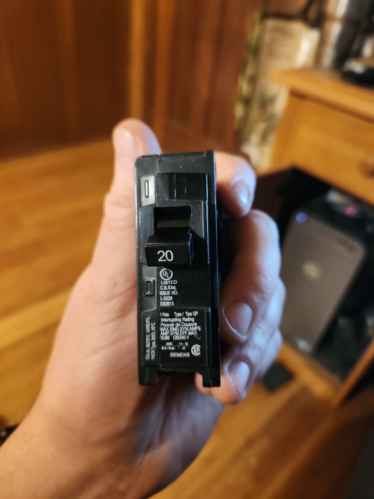 Q120 - SIEMENS 20A AMP 1P POLE 120V QP CIRCUIT BREAKER -New-Old Stock ...