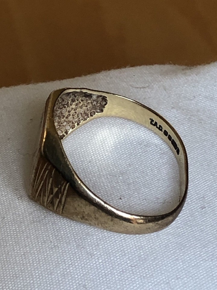 Man’s 9ct 375 Gold Cut Diamond Signet Ring Star Engraved Size U Or V ...