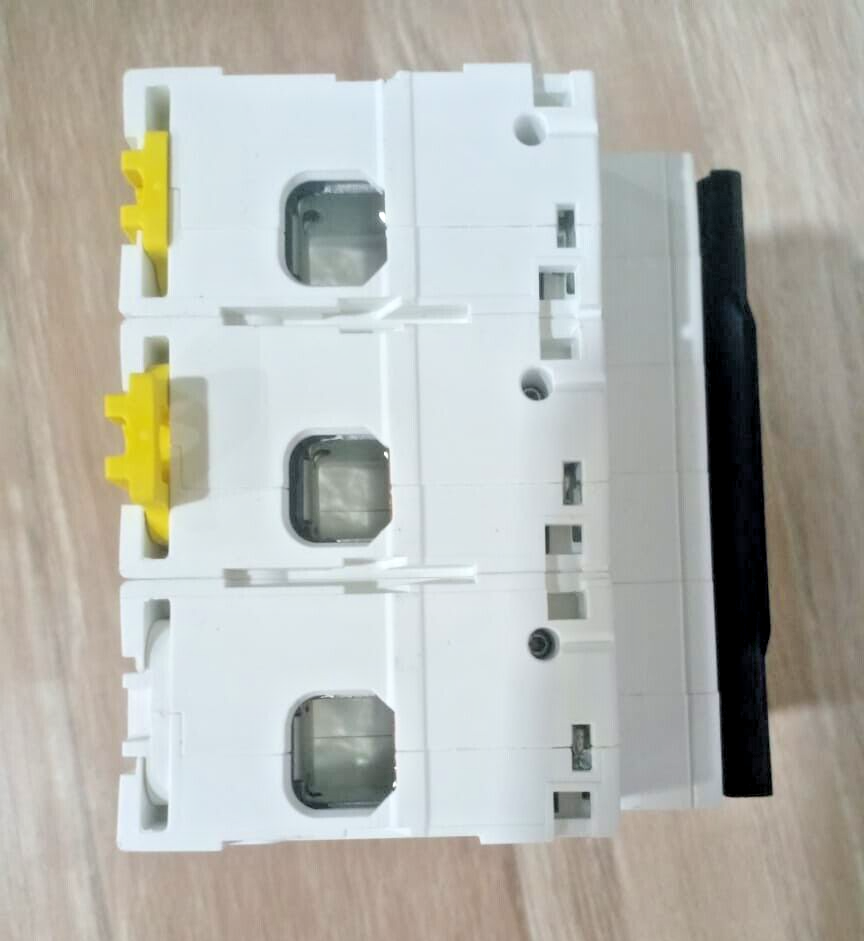 1PC A9N18367 SCHNEIDER CIRCUIT BREAKER Acti9 C120N MCB 3P C 100A 10000A ...