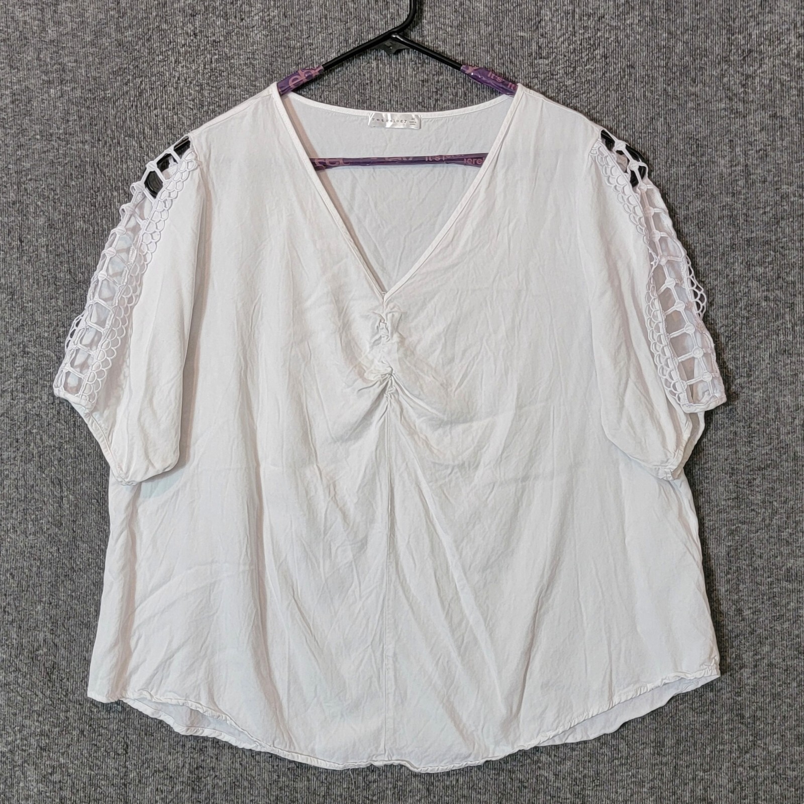 Retrology Top Womens 3X White Short Sleeve Shoulder Cut Out Flowey ...