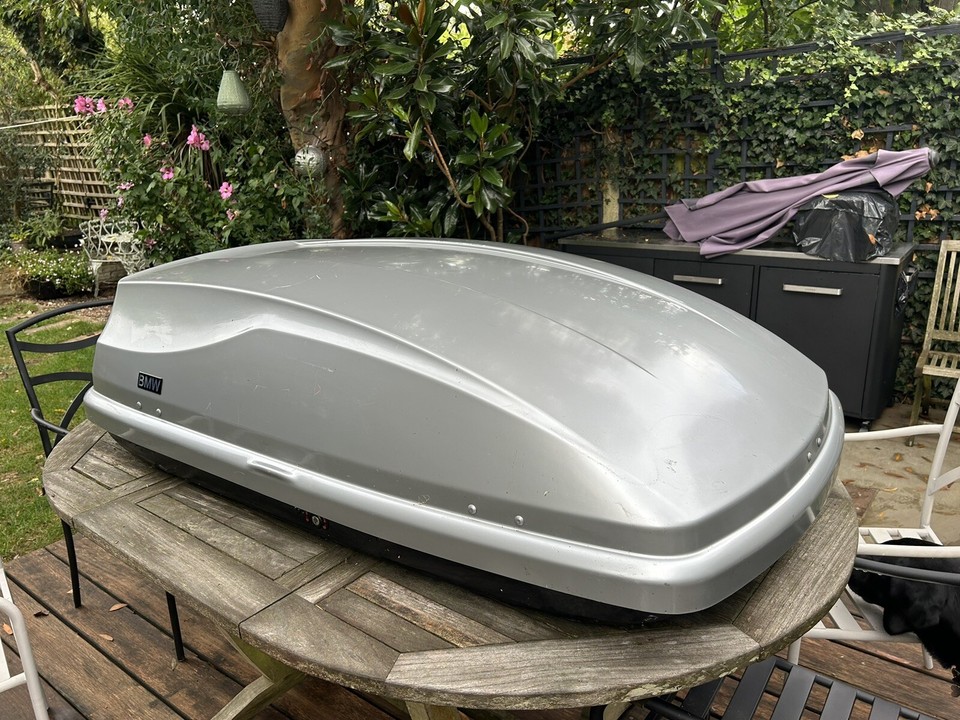 BMW 320L Roof Box. Silver roof box, for BMW X5 (E70). Roof bars not ...