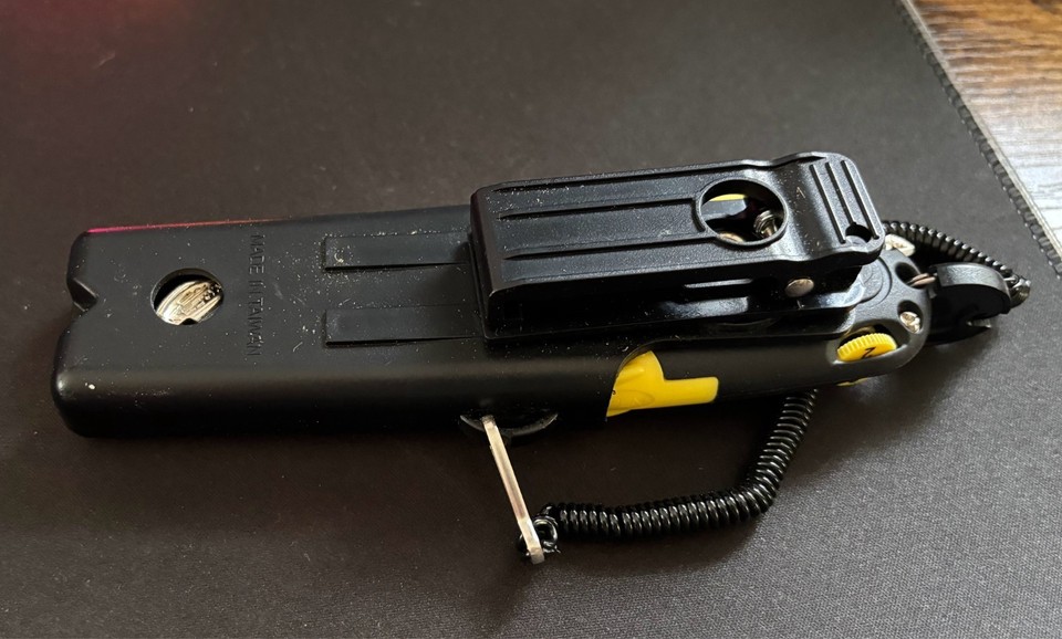 Easy Cut Safety Box Cutter Knife Easycut tool for work cutting - Yellow ...