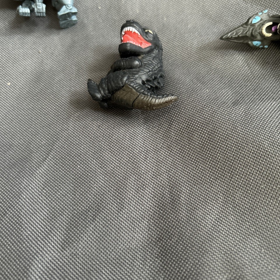 Pacific Rim Scaler Danger X 2 Knifehead & A Godzilla Neca Wire Hangers ...