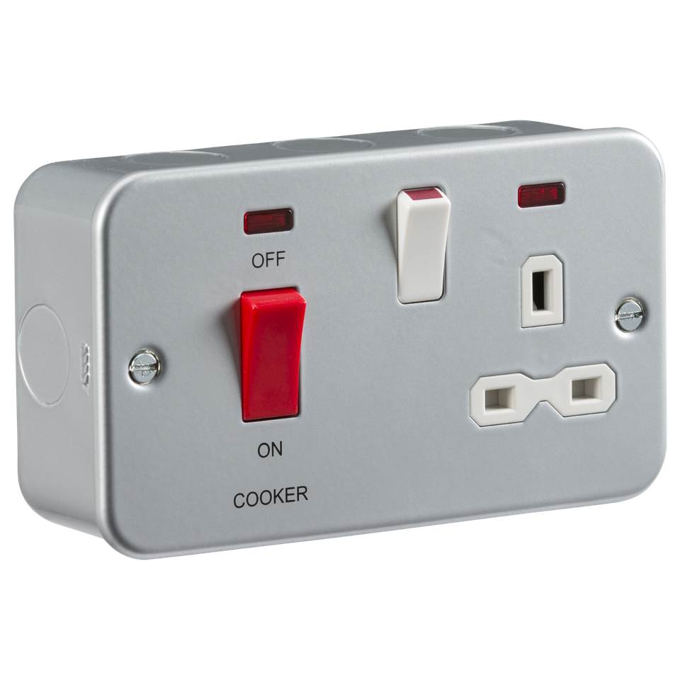 METAL CLAD ELECTRICAL FITTINGS SWITCHES AND SOCKETS WORKSHOP GARAGE ...