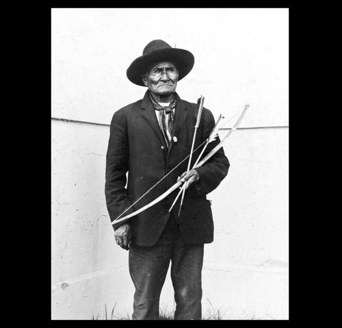 1904 GERONIMO St Louis Worlds Fair PHOTO Apache Indian Boy Chief Bow ...