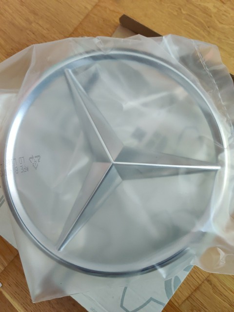 Genuine Mercedes-Benz Silver Radiator Grille Star Badge Emblem ...